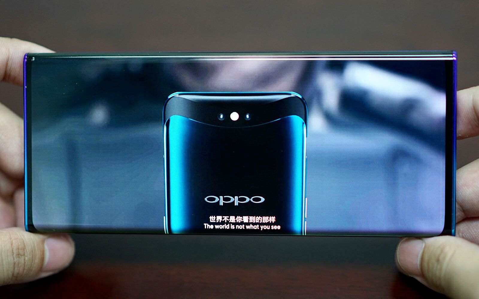 Oppo Waterfall Screen ile Yan Çerçeveleri Kaldırdı - TeknoTalk