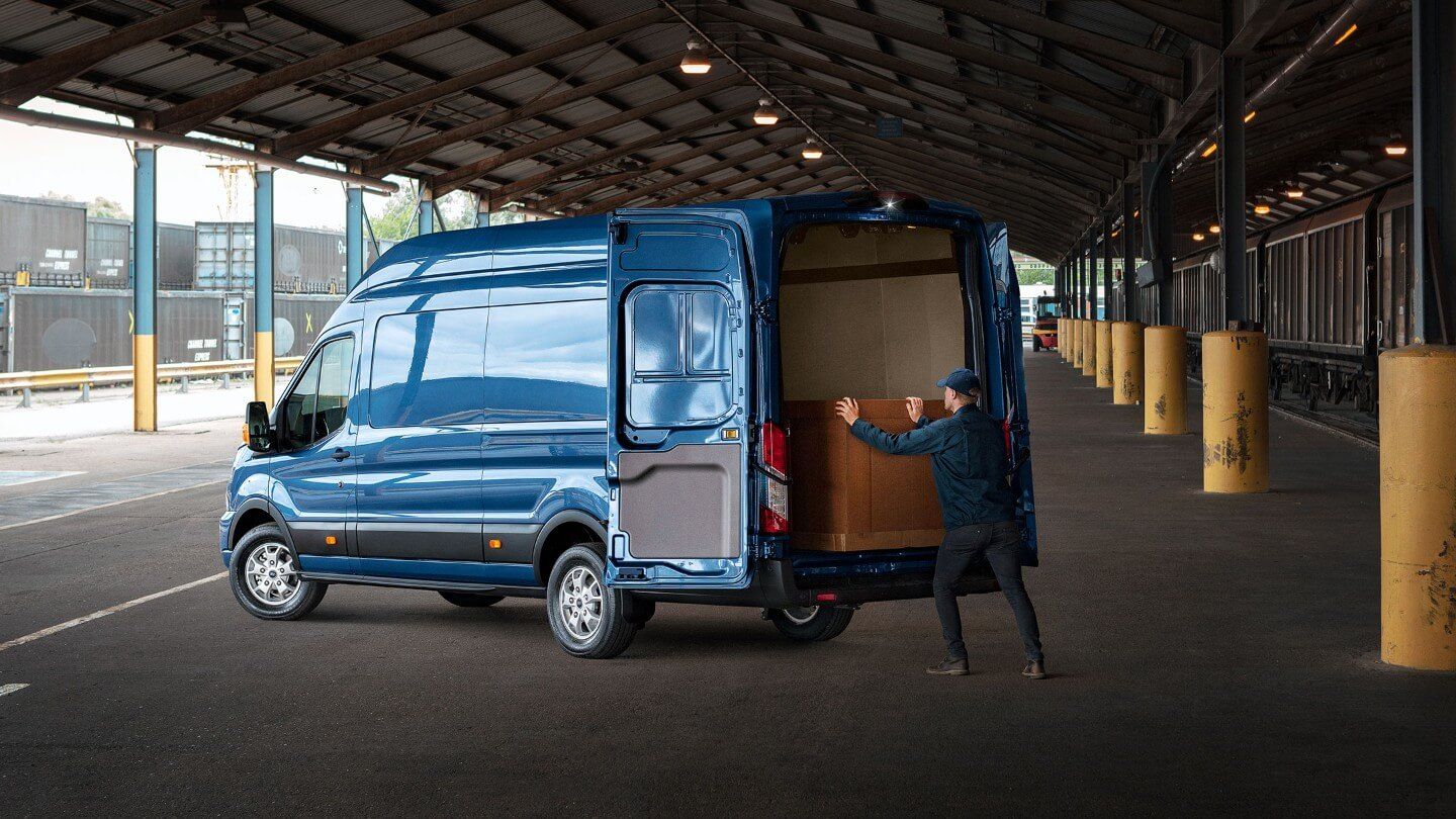 Ford'tan, yeni Transit Limited ve Transit Frigo Van - TeknoTalk