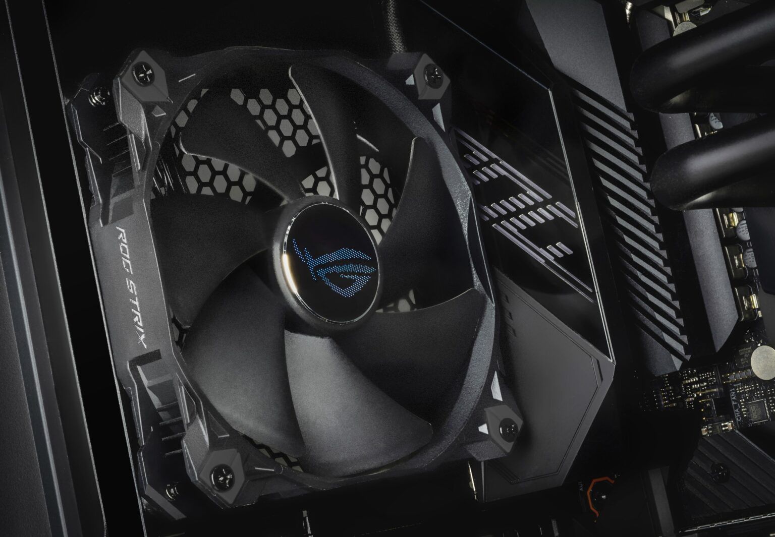 ASUS Republic of Gamers, ROG Strix XF 120 soğutucu fanı duyurdu