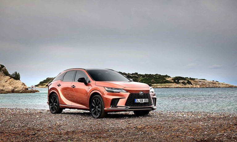 Lexus, tamamen yeni RX SUV modelini Türkiye’de satışa sundu