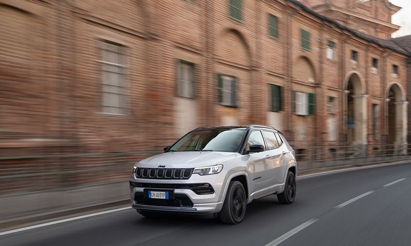 Jeep Renegade ve Compass e-Hybrid Türkiye’de Satışa Sunuldu