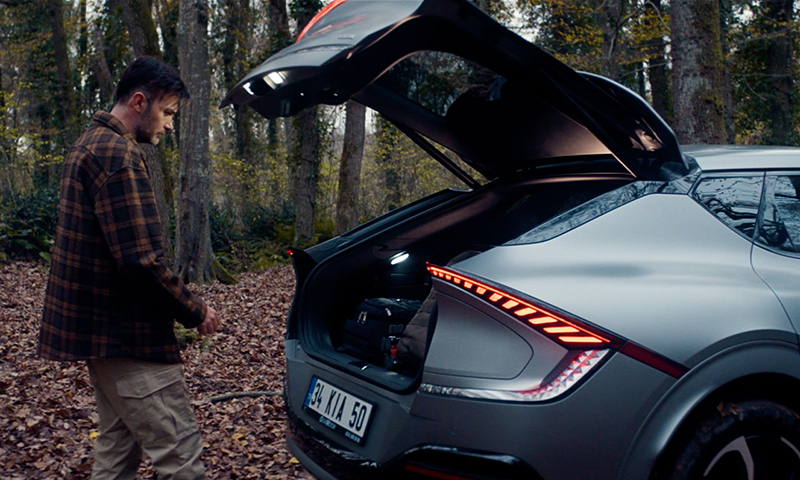 Kia EV6’dan tarihe enerji veren reklam filmi - Technosfer